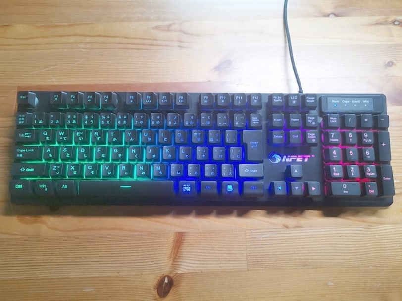 【NPET K10 レビュー】安くても機能バッチリ！綺麗に光るゲーミングキーボード。 | ガジェビーム